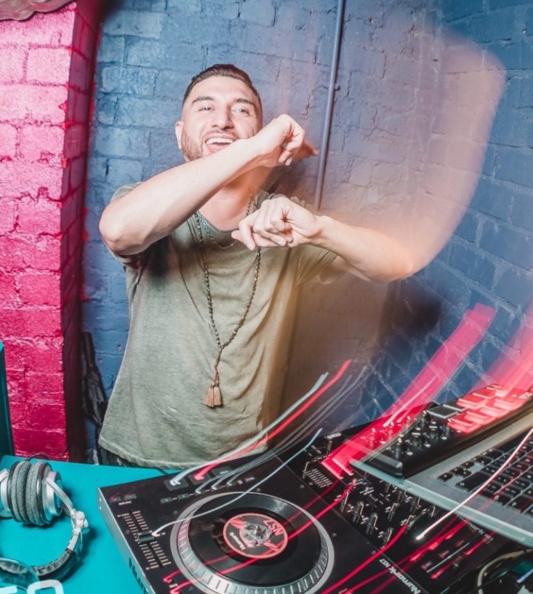 DJ Ebo (Baila Reggaeton UK) - Cubana Tapas Bar